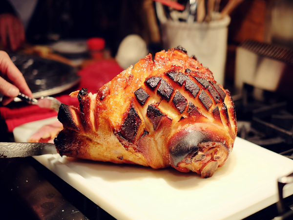 How to Carve a Bone-in Ham in 3 Steps – Penna & Co.